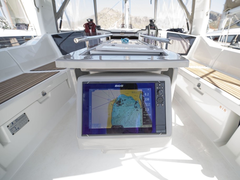 Mallorca Bareboat Sailing Yacht Oceanis 41,1 PASSEPARTOUT